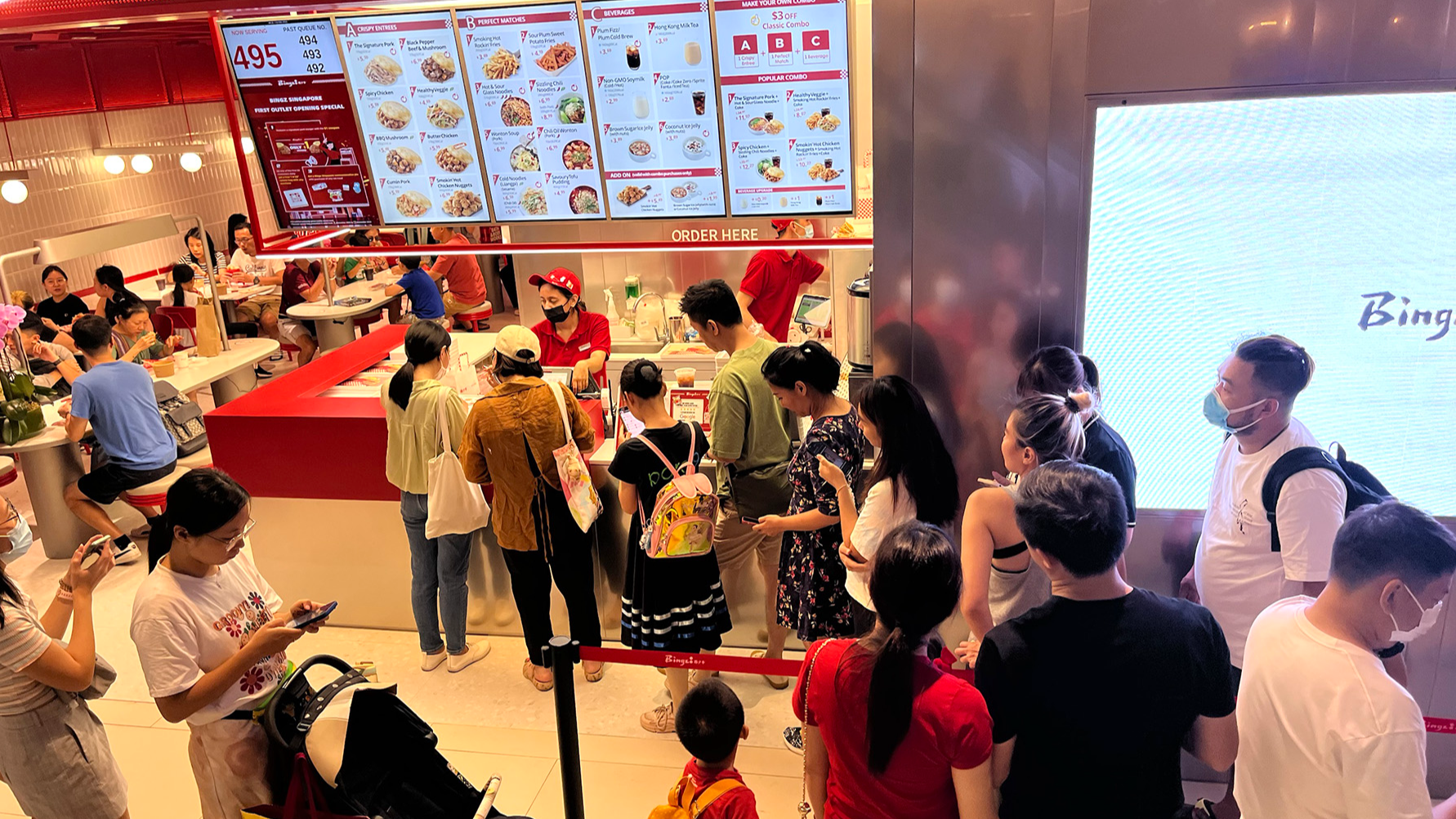 Chinese fast-food chains taste success at home, abroad