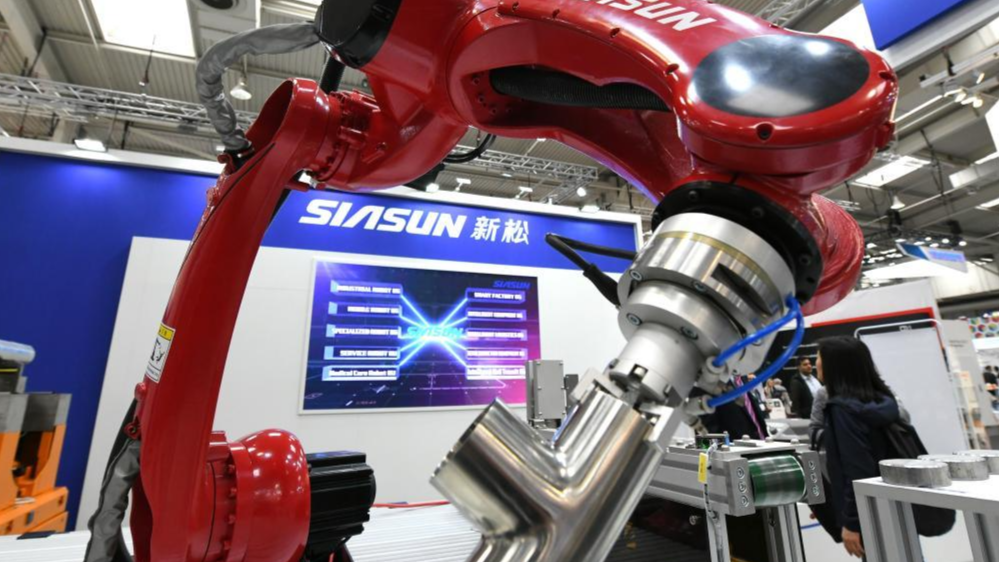 Industrial robot makers gear up for global expansion