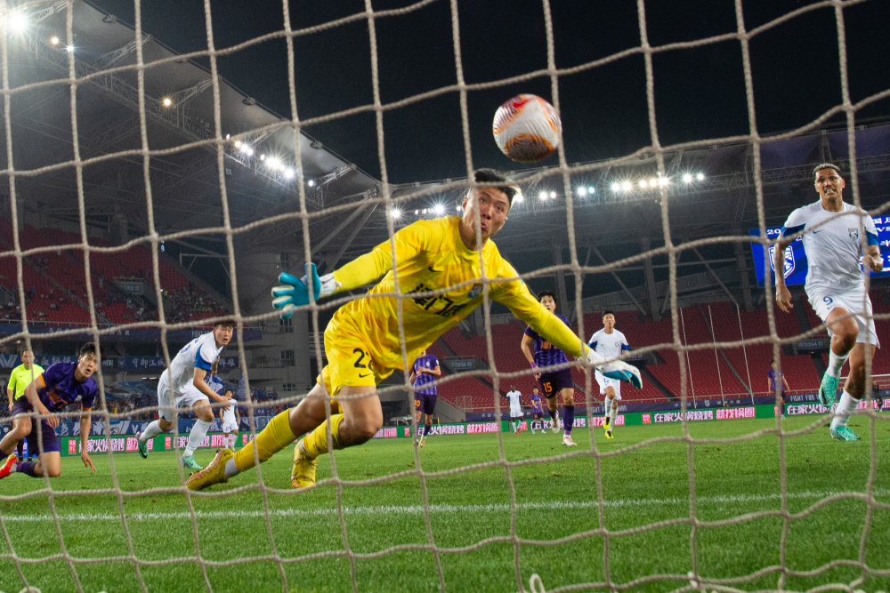 Wuhan notches season's first home win in Chinese Super League