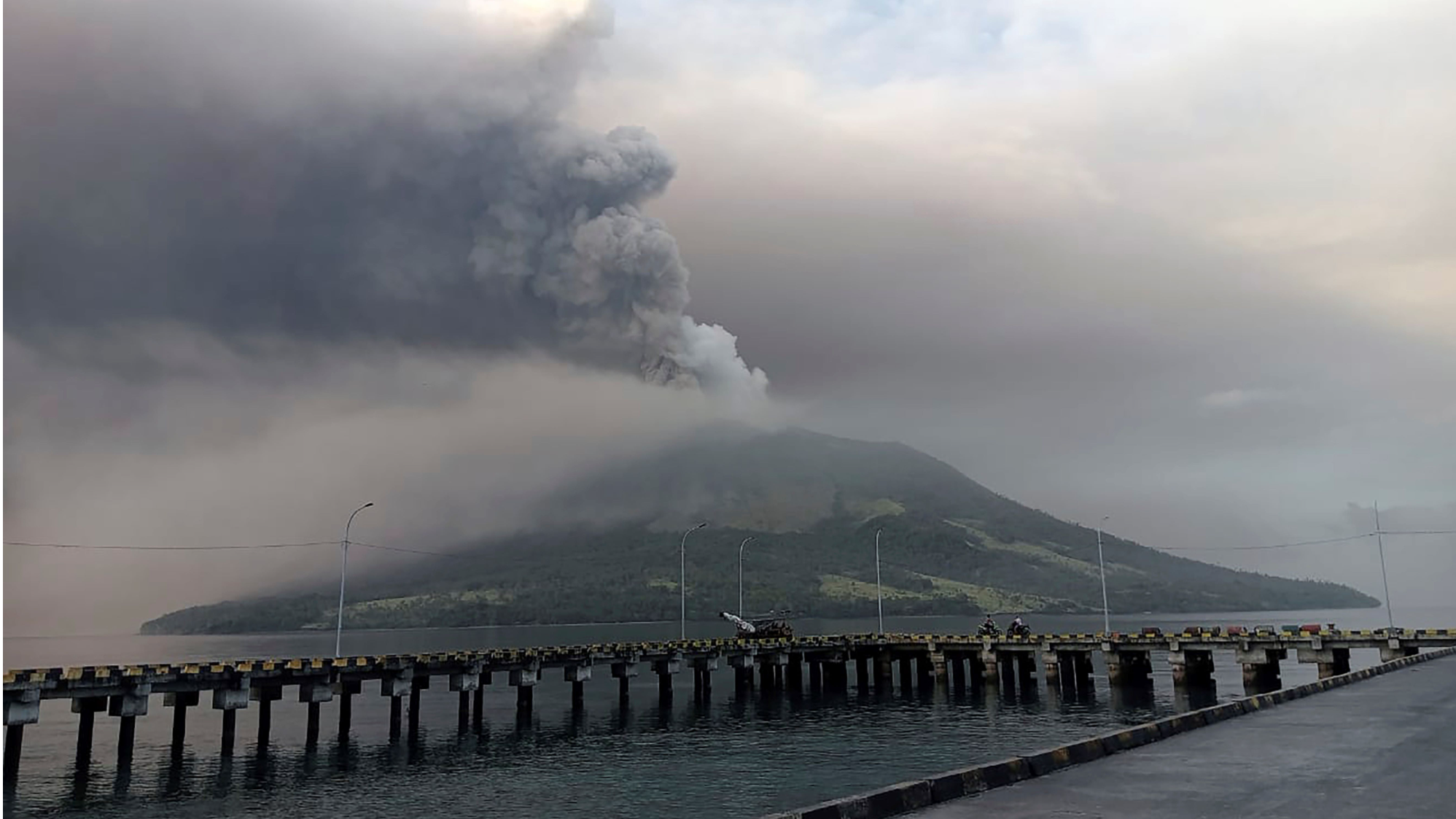 Indonesia's Ruang volcano erupts again, alert status at highest