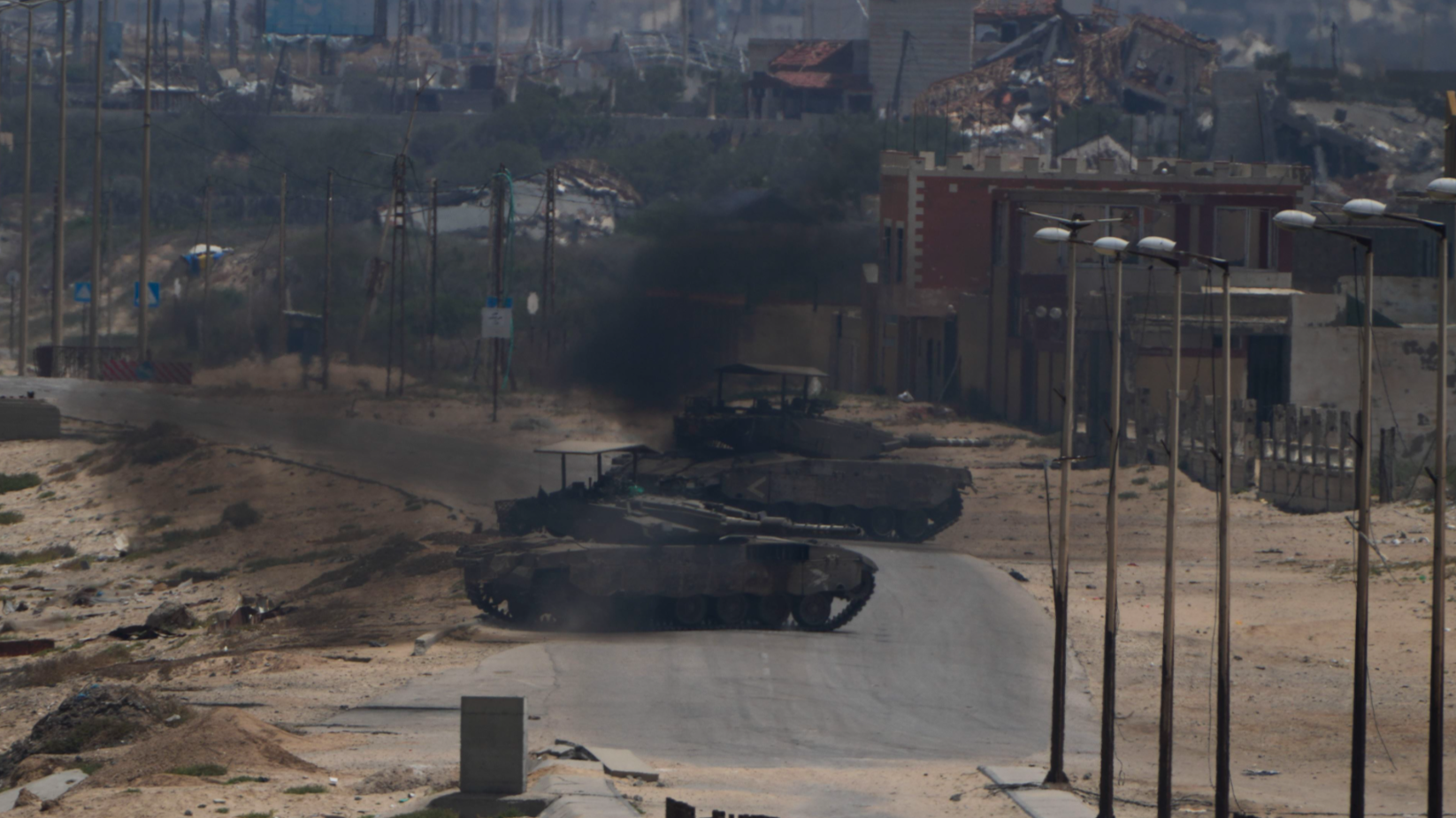Israeli forces move deeper into Rafah in night of heavy battle