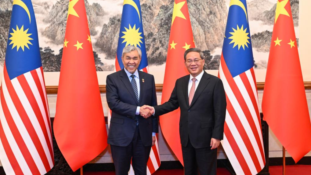 Chinese premier meets with Malaysia's deputy Prime Minister