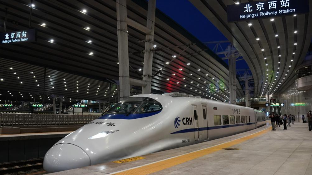 Excited Hong Kong passengers ride on new high-speed sleeper train to ...