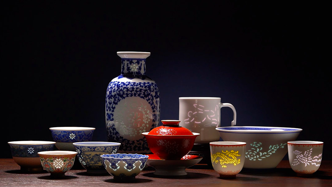 Young artisan revives Linglong porcelain craft