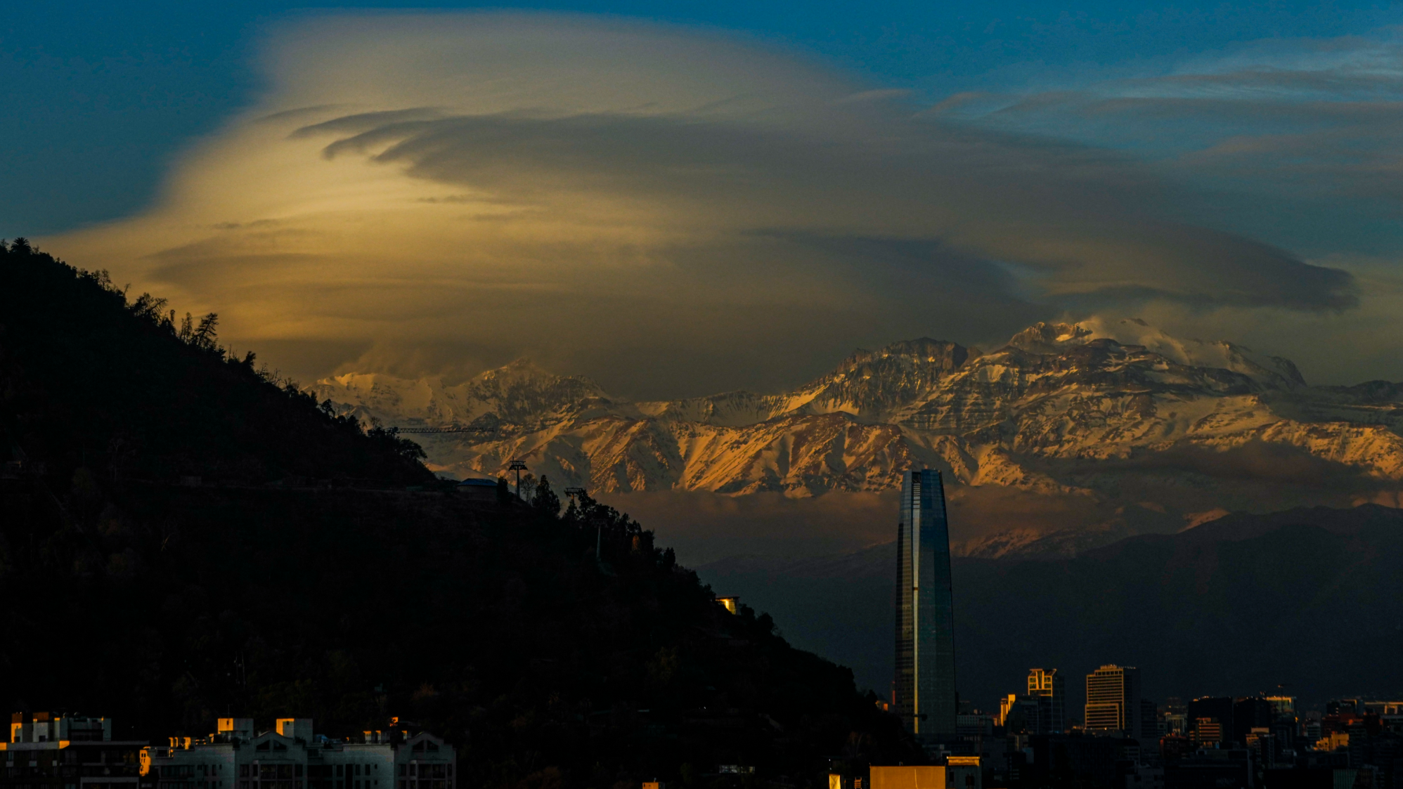 Avalanches leave dozens stranded in Chile mountain towns