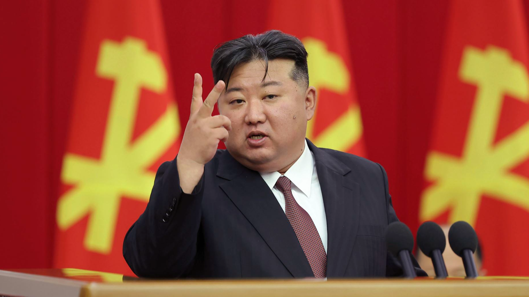Top DPRK leader says economy shows 'definite upturn' this year