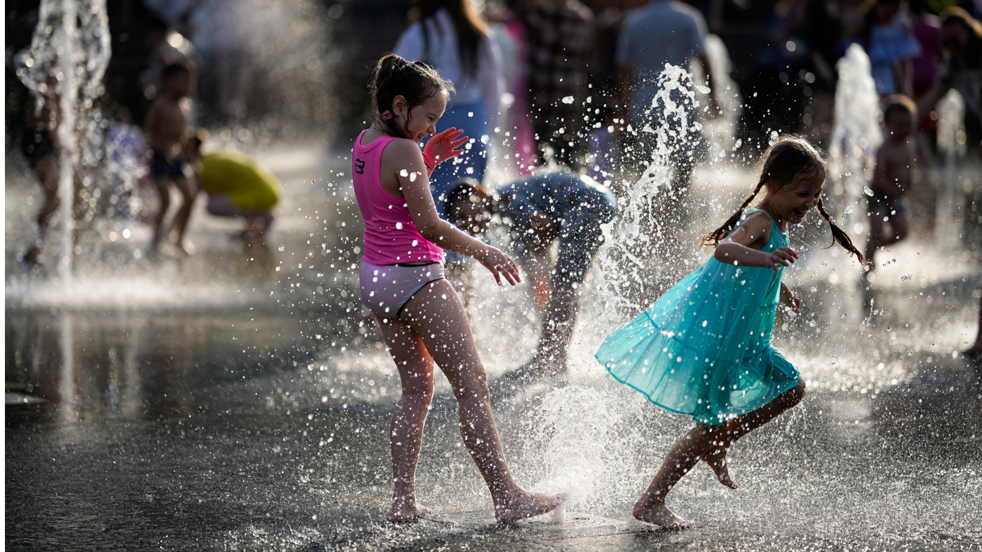 Russia swelters in heat wave, Moscow breaks 1917 record for early July