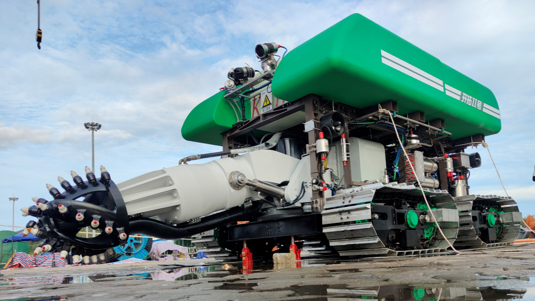 China's deep-sea heavy-duty mining vehicle reaches record depth