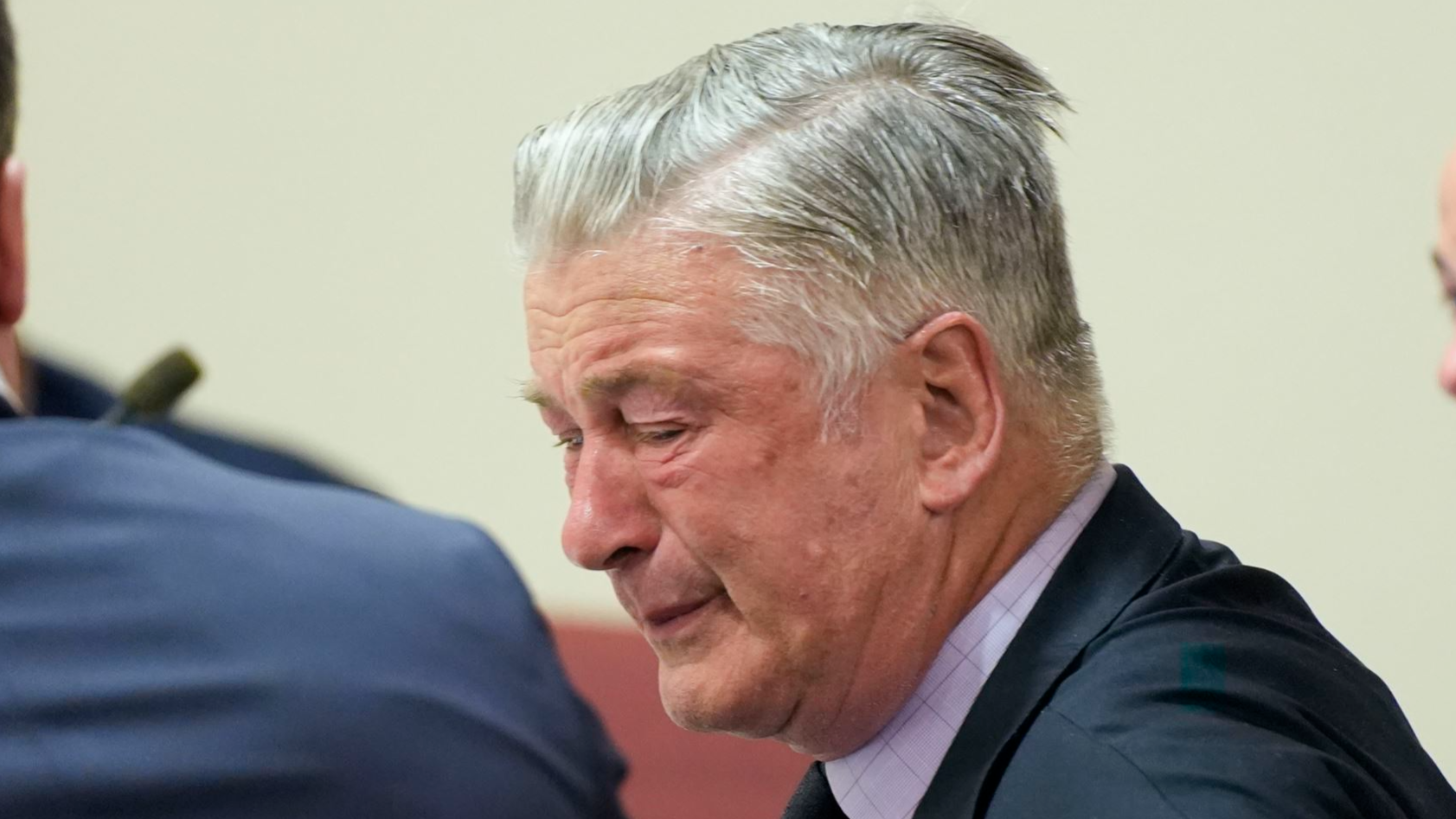 Alec Baldwin 'Rust' shooting case dismissed over withheld evidence