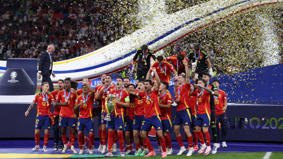 Sublime Spain strike late to win record fourth Euro crown