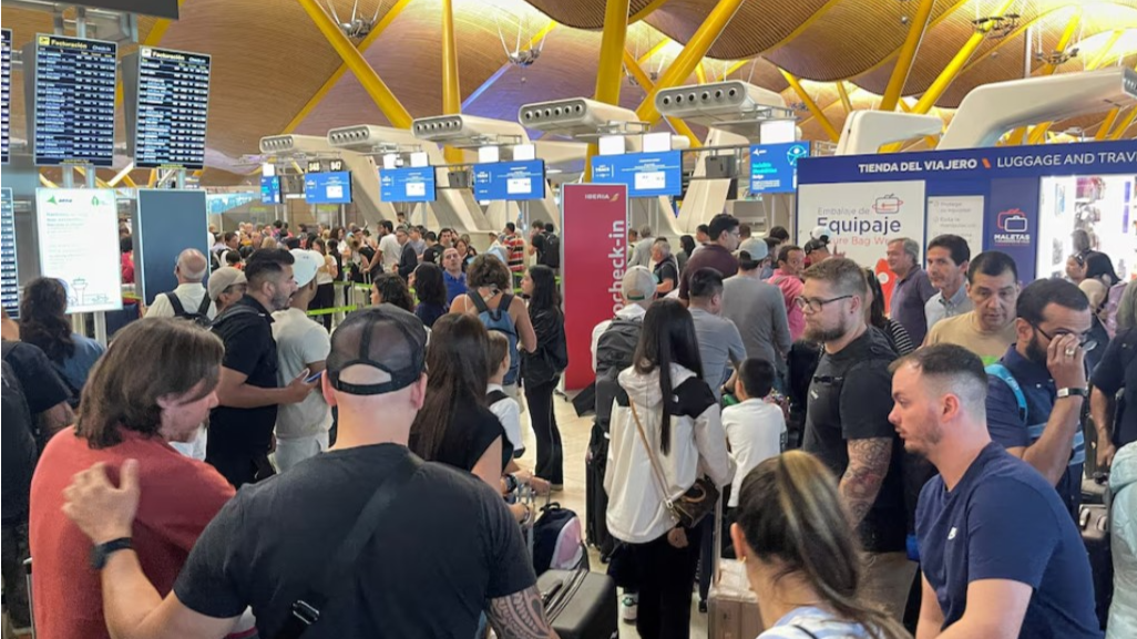 New focus on risks as global tech outage eases after massive disruption