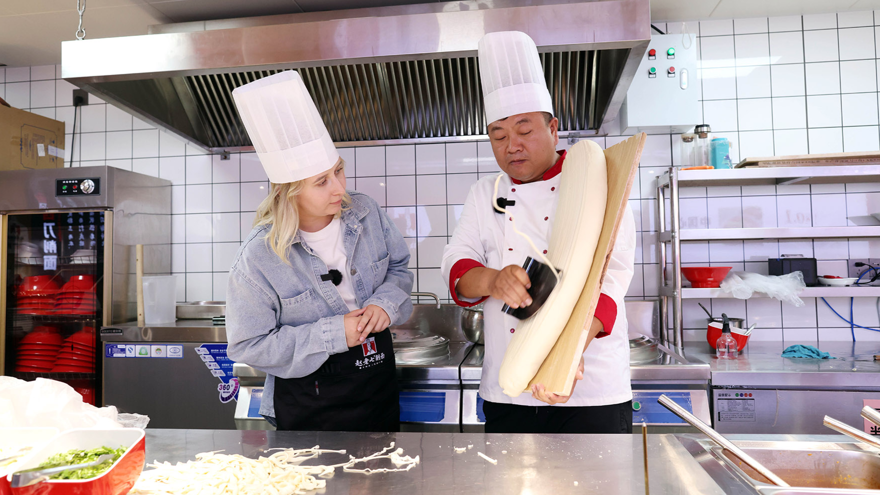 'Knife-cut noodle' chef slices way to success