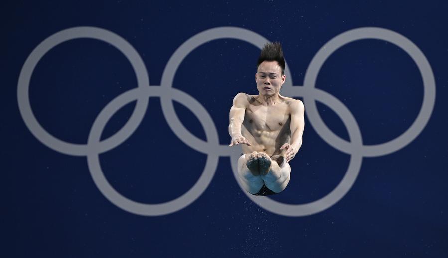 China's Xie retains gold in men's 3m springboard diving event at Paris ...