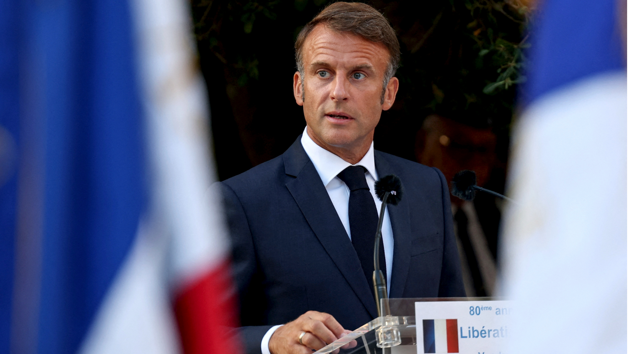 Macron meets French party leaders to try to name a prime minister