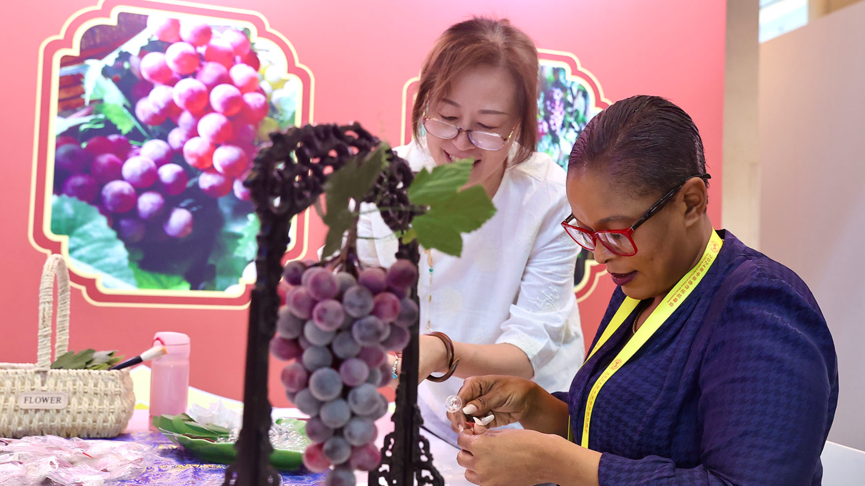 Journalists advocate stronger connections