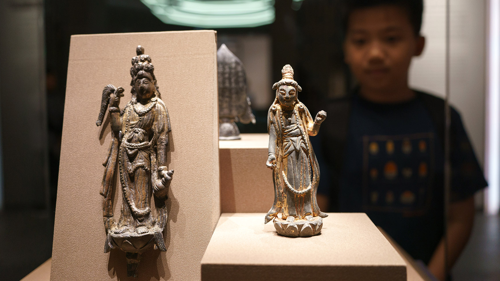 Exhibition reveals treasures of ancient Buddhist pagoda