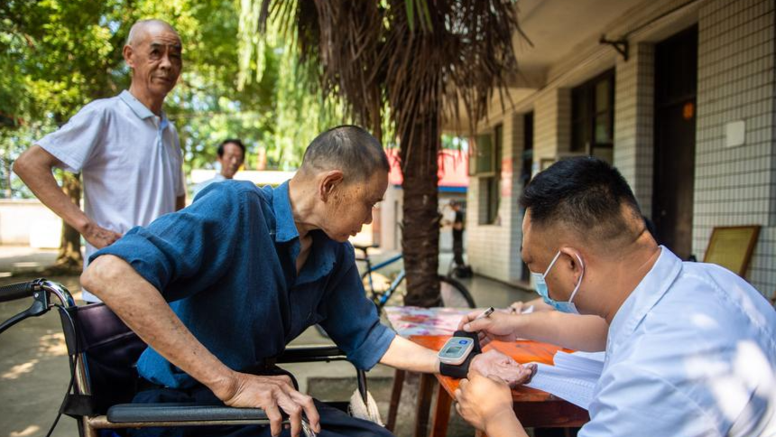 China to gradually raise retirement age