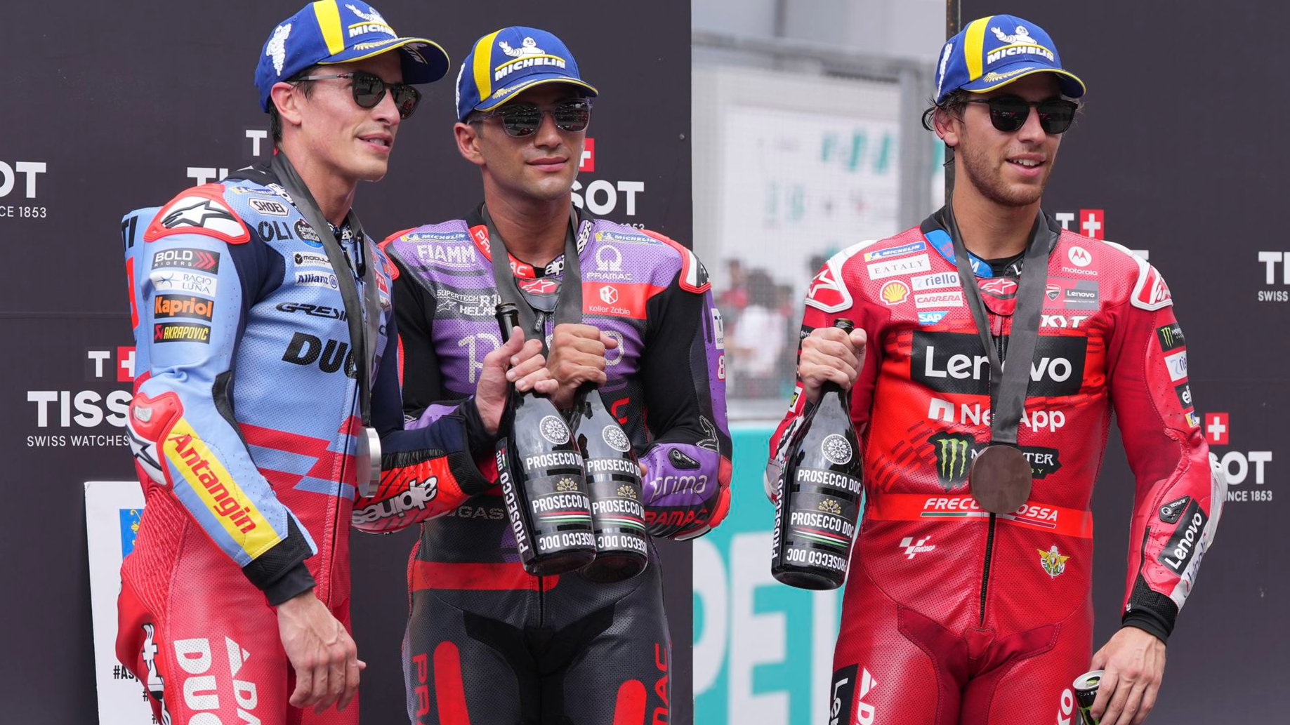 Martin seizes advantage with Malaysian GP sprint win