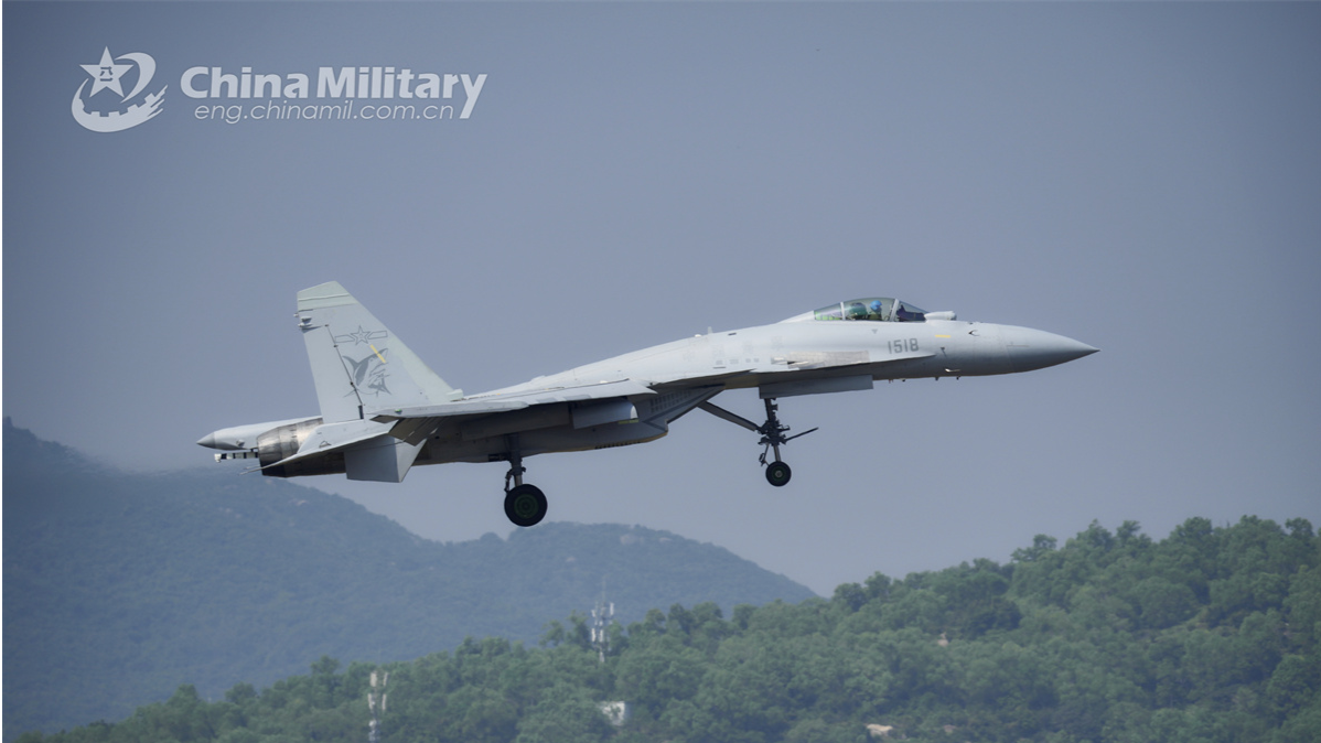 Navy's latest fighter jet debuts for Zhuhai Airshow
