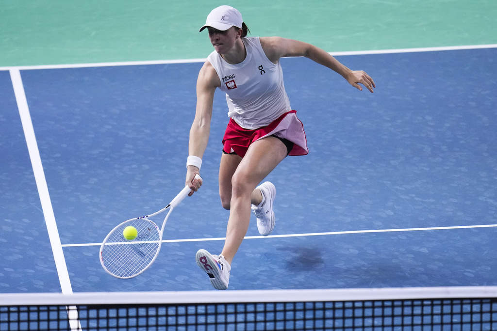Italy dig deep to beat Swiatek's Poland 2-1, reach Billie Jean King Cup ...