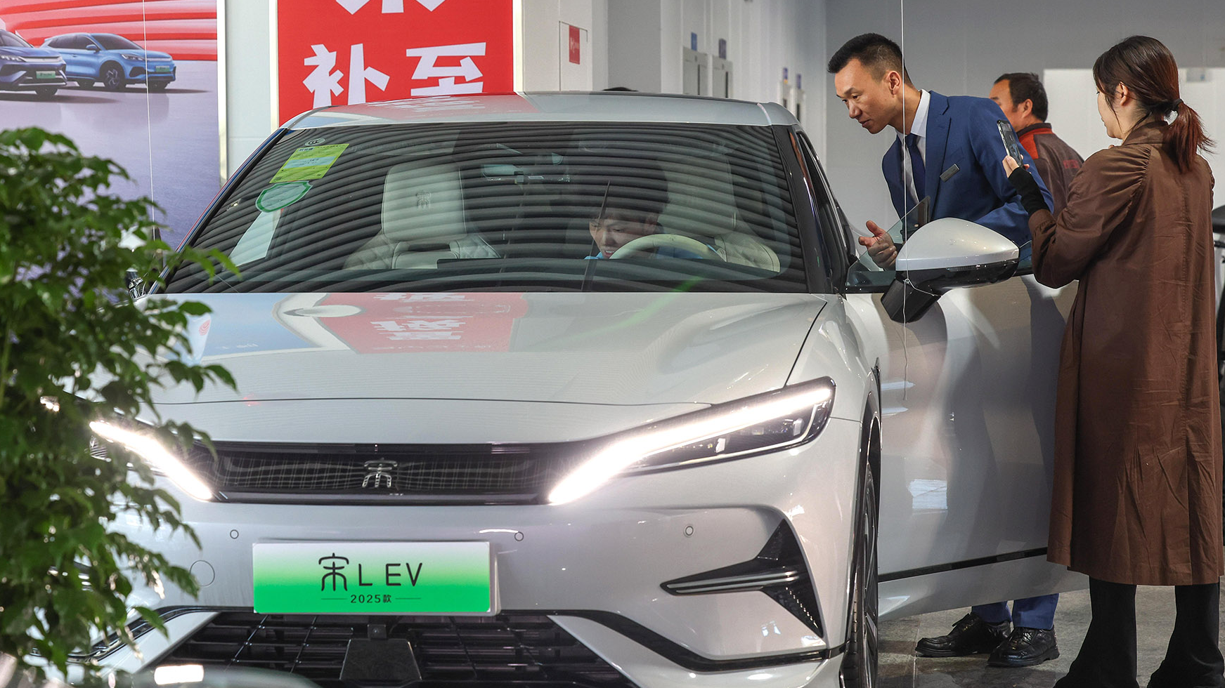 China poised to hold more than half of global EV fleet by 2025