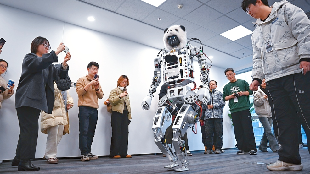 Humanoids to help out in more factories