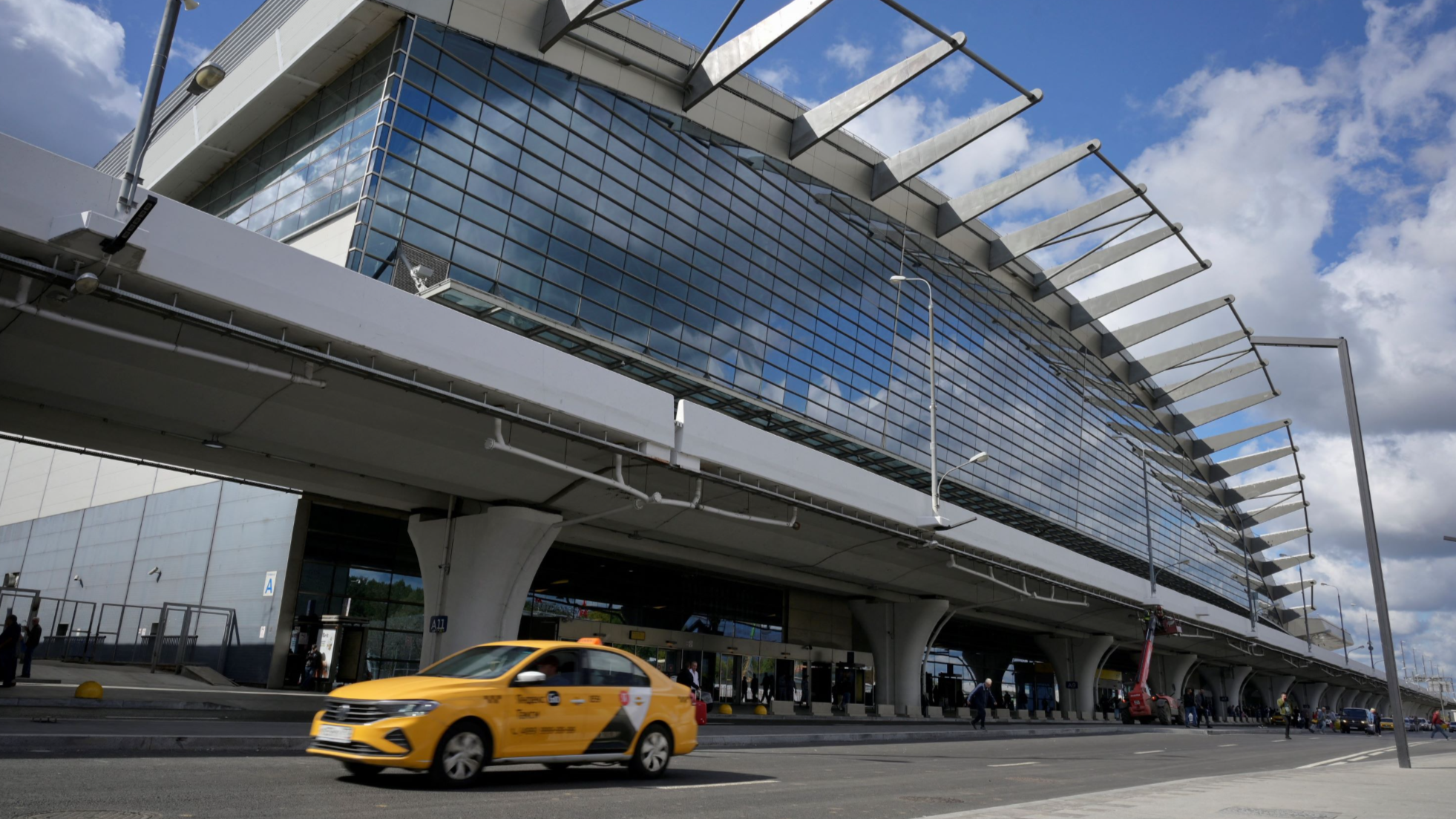 Russian airports introduce temporary flight restrictions for safety