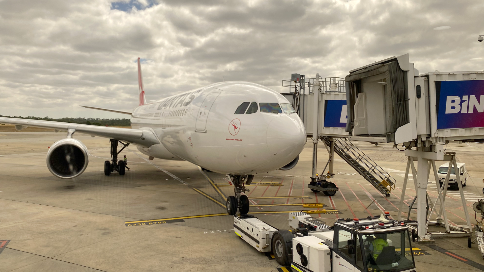 Etihad Airways flight aborts take-off from Melbourne after tires burst