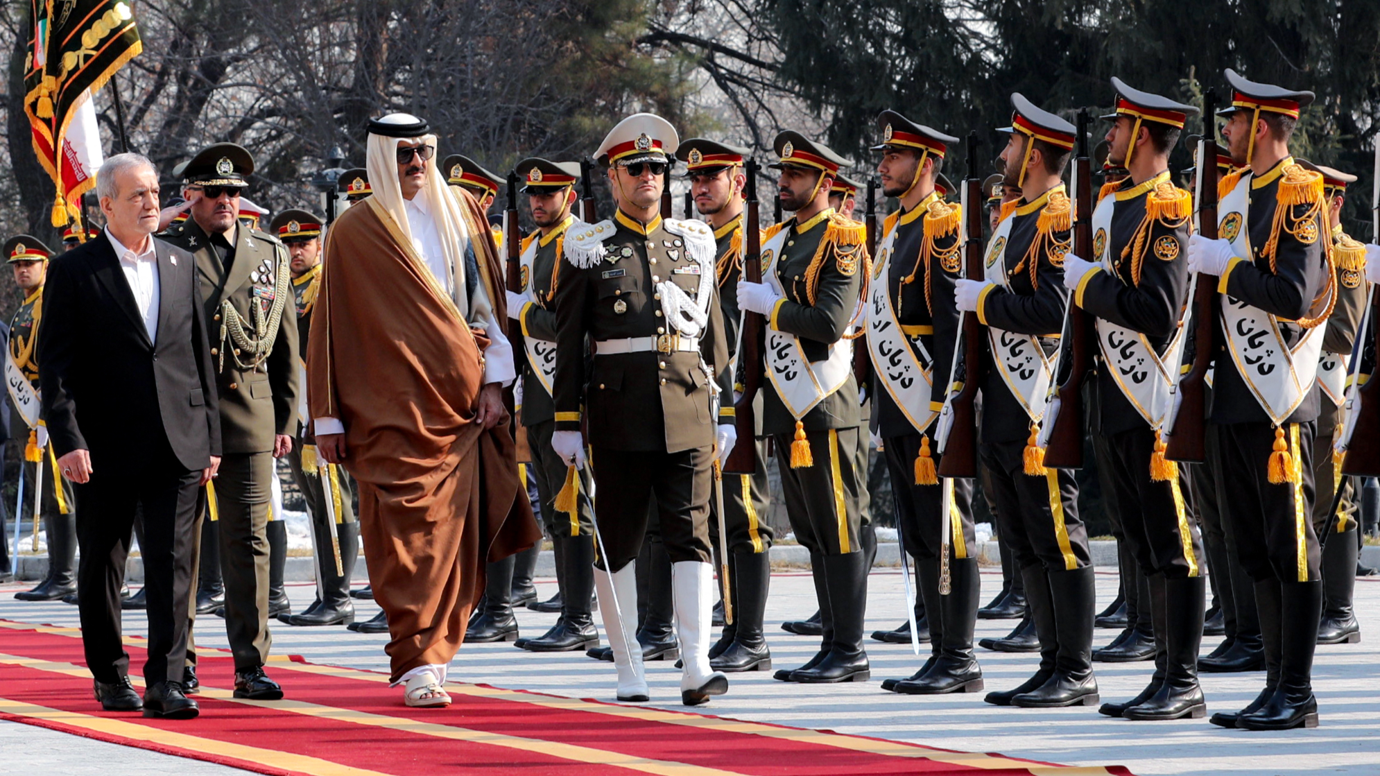 Qatar's emir visits Iran to strengthen ties