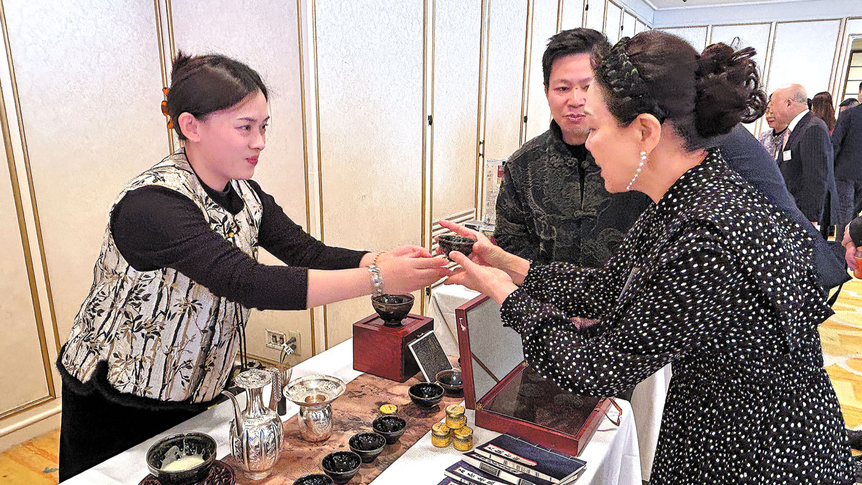 Media, think tanks urged to foster China-Japan ties