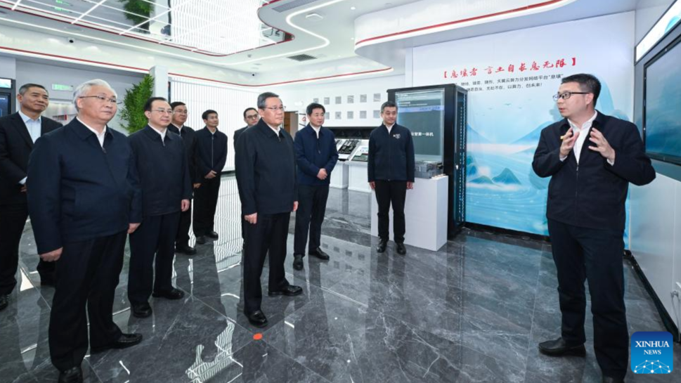 Chinese premier stresses sci-tech innovation in frontier, emerging areas