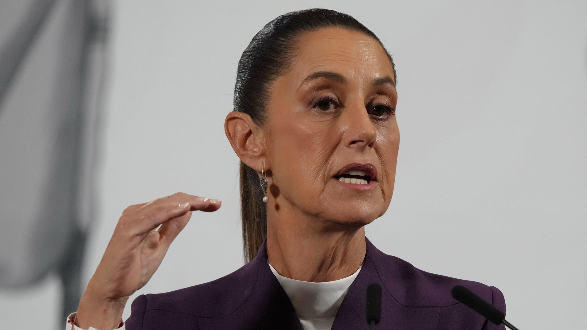 Sheinbaum touts strength of Mexico's economy as US tariffs put in force