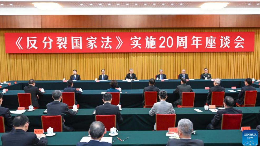 PLA command: Smash any attempt against China's unity