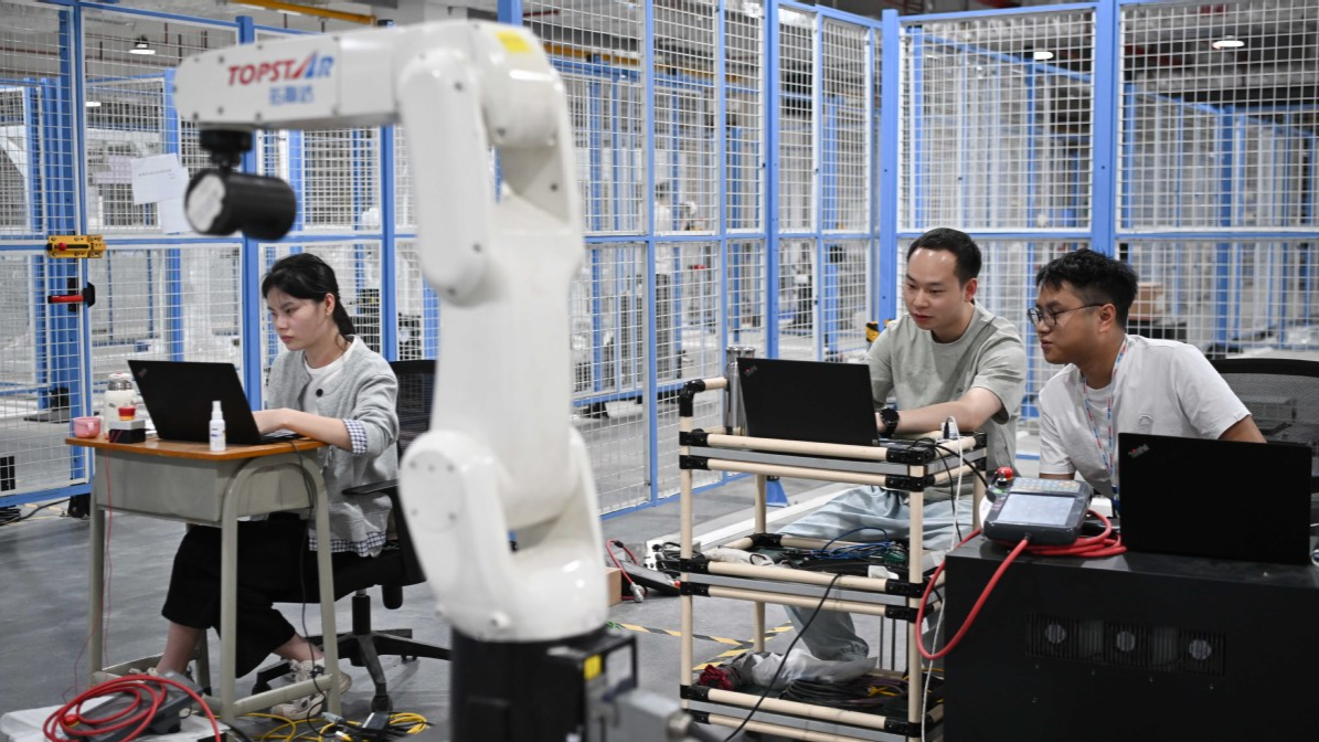 AI wave reshaping China's job market landscape