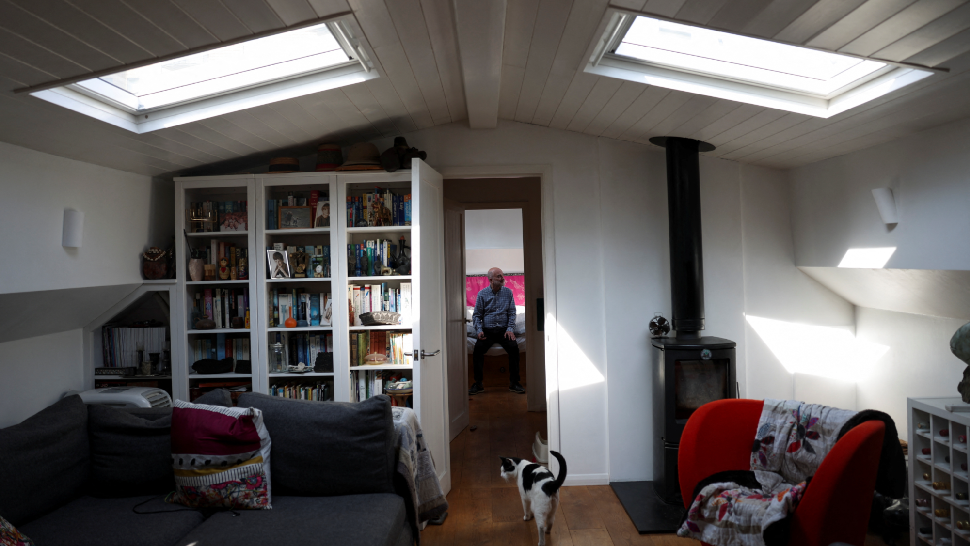 Britain's boaters say water-dwelling is becoming unaffordable