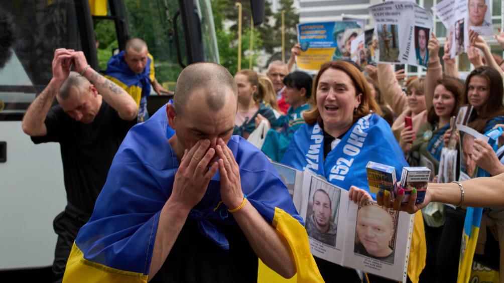 Russia, Ukraine wraps up largest prisoner swap