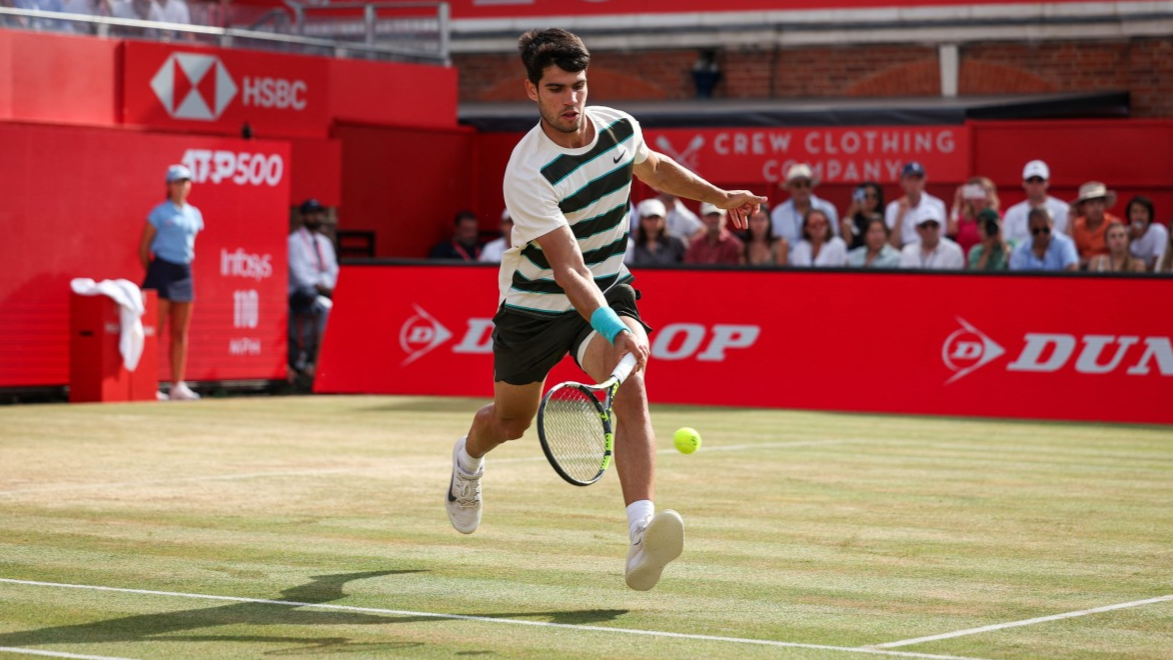 In-form Alcaraz reaches Queen's final, Lehecka downs Draper