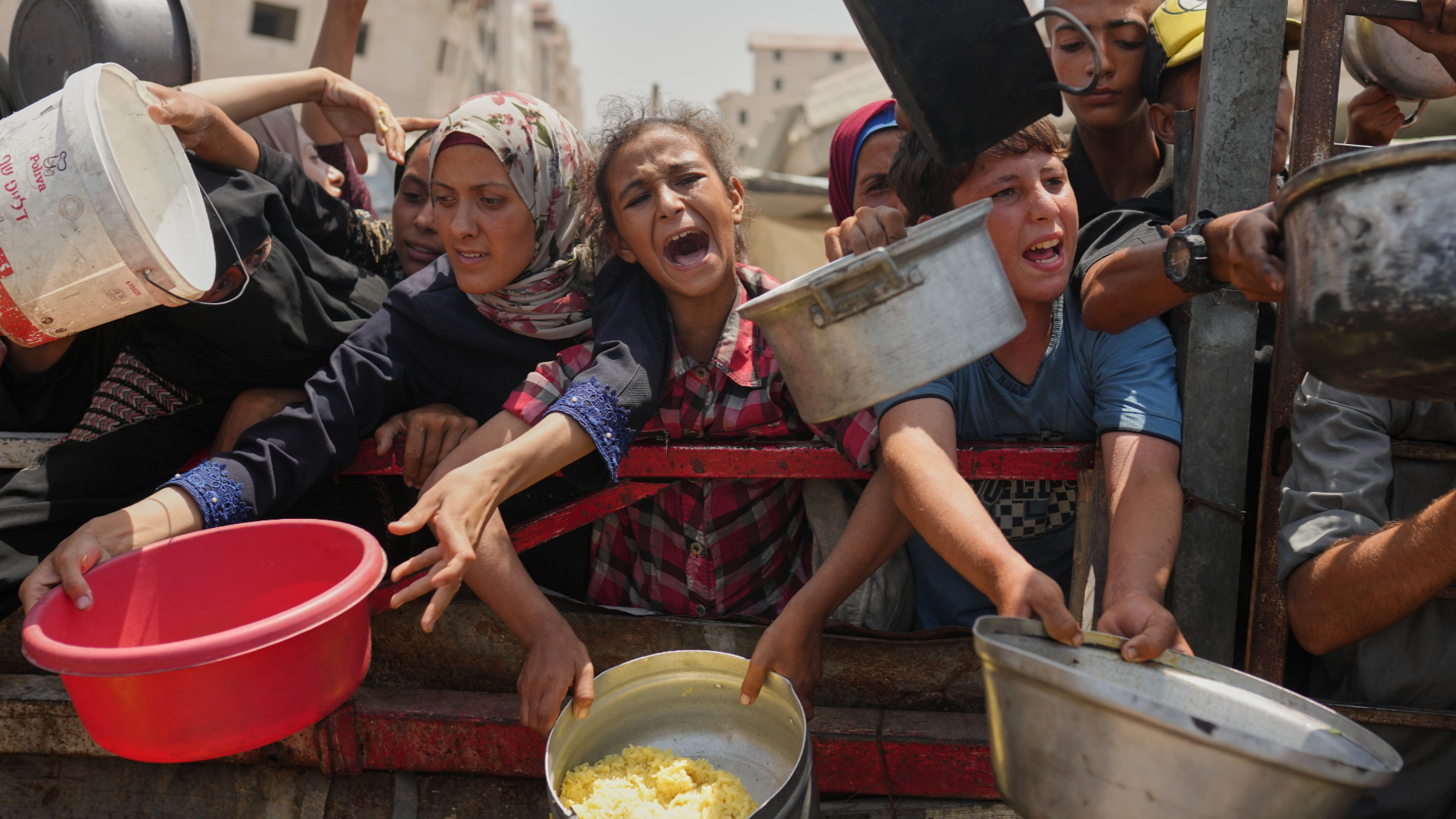 UN agency: One million women, girls in Gaza face mass starvation
