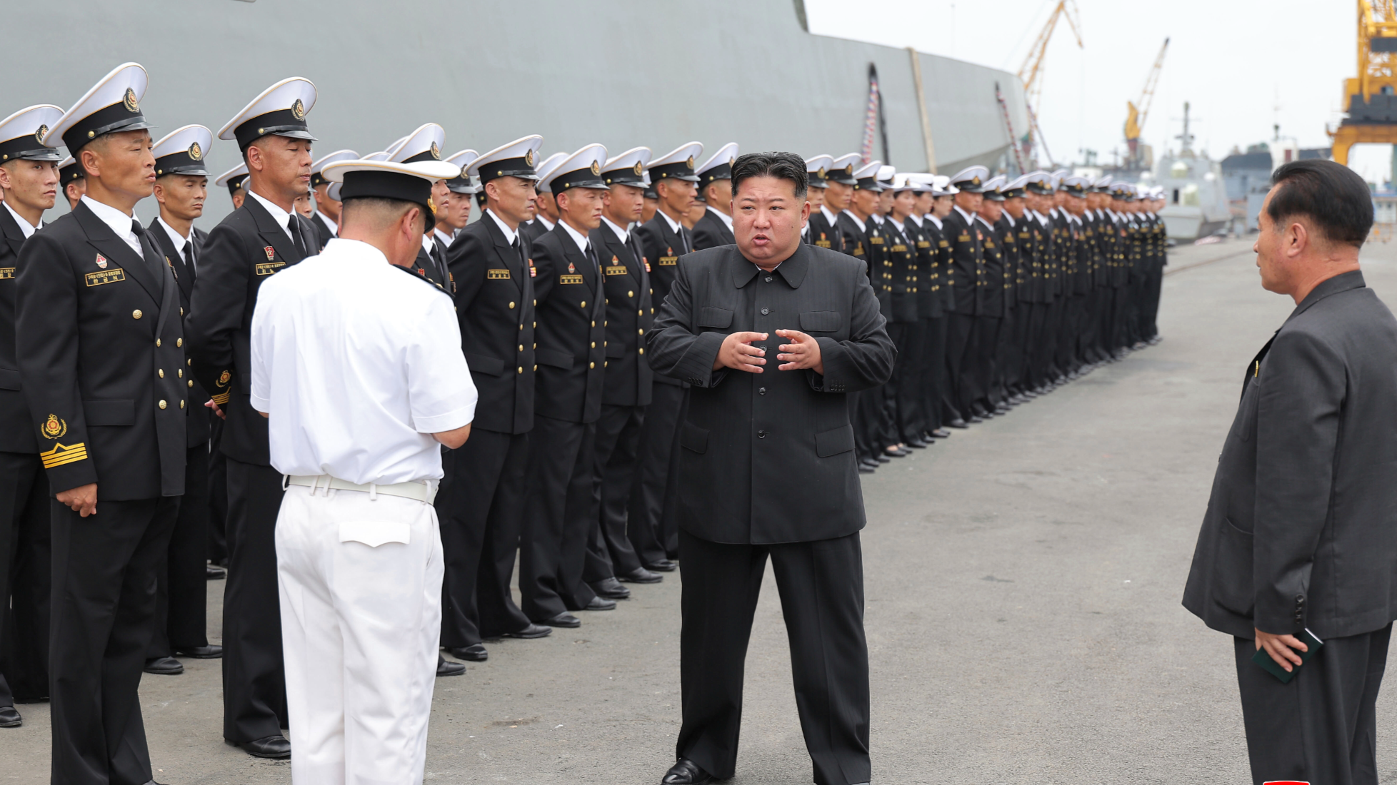 Top DPRK leader visits destroyer Choe Hyon