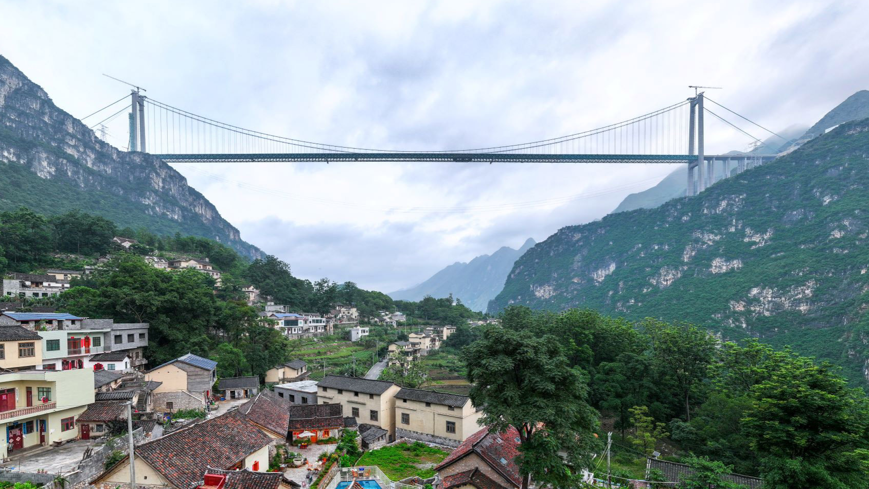 Tourism soars sky-high over grand bridge