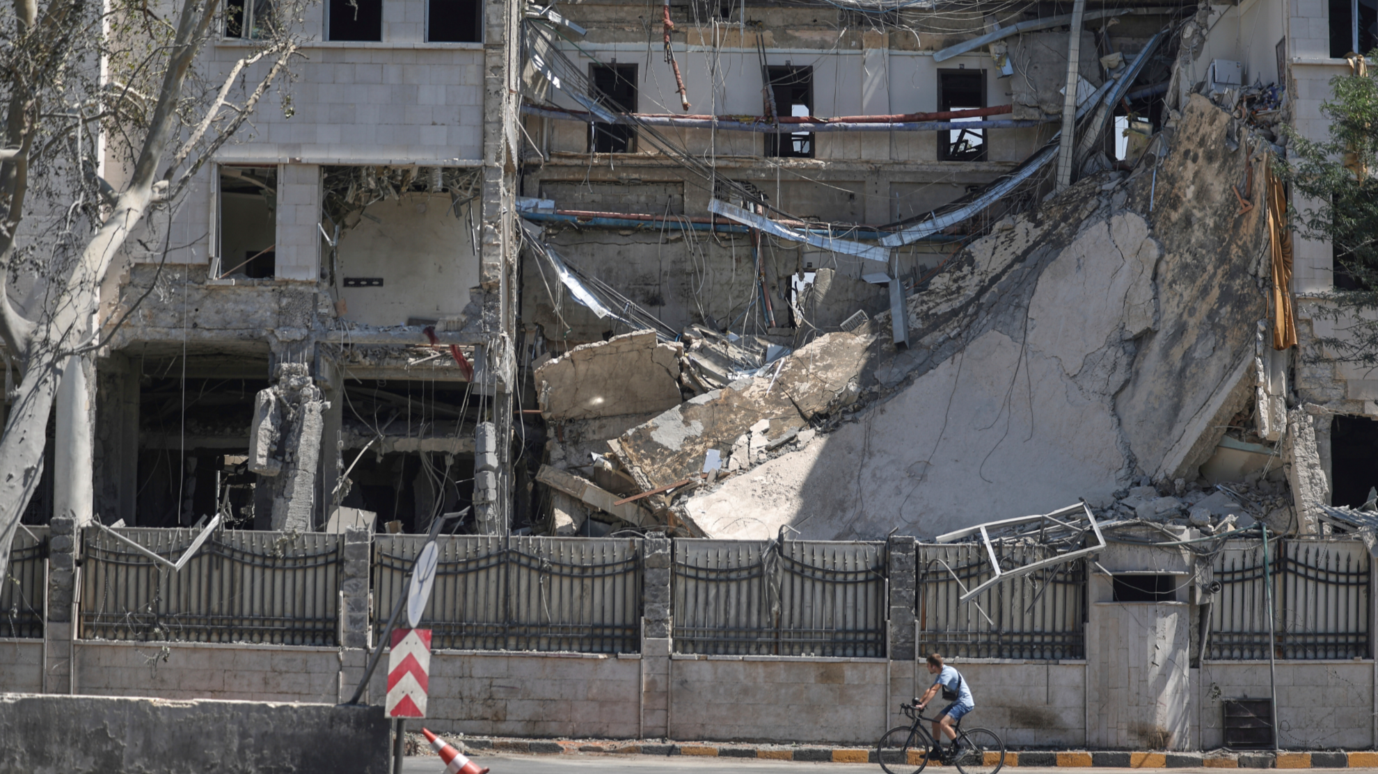 Israeli strikes hit southern Damascus countryside