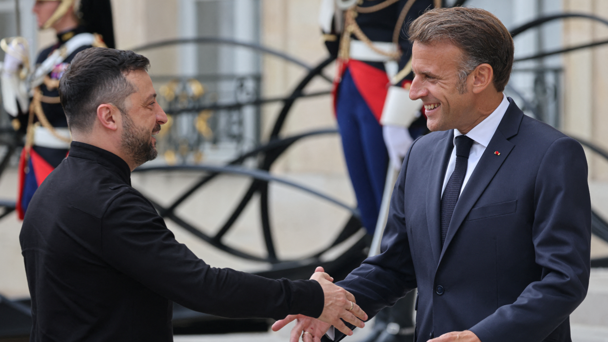 Macron says Europe ready to offer security guarantees to Ukraine