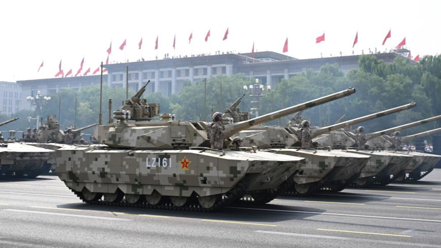 China debuts 'revolutionary' battle tank model