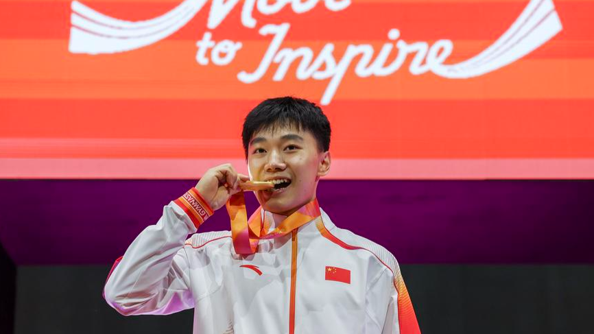 Hong Yanming wins China's first gold at Gymnastics Worlds