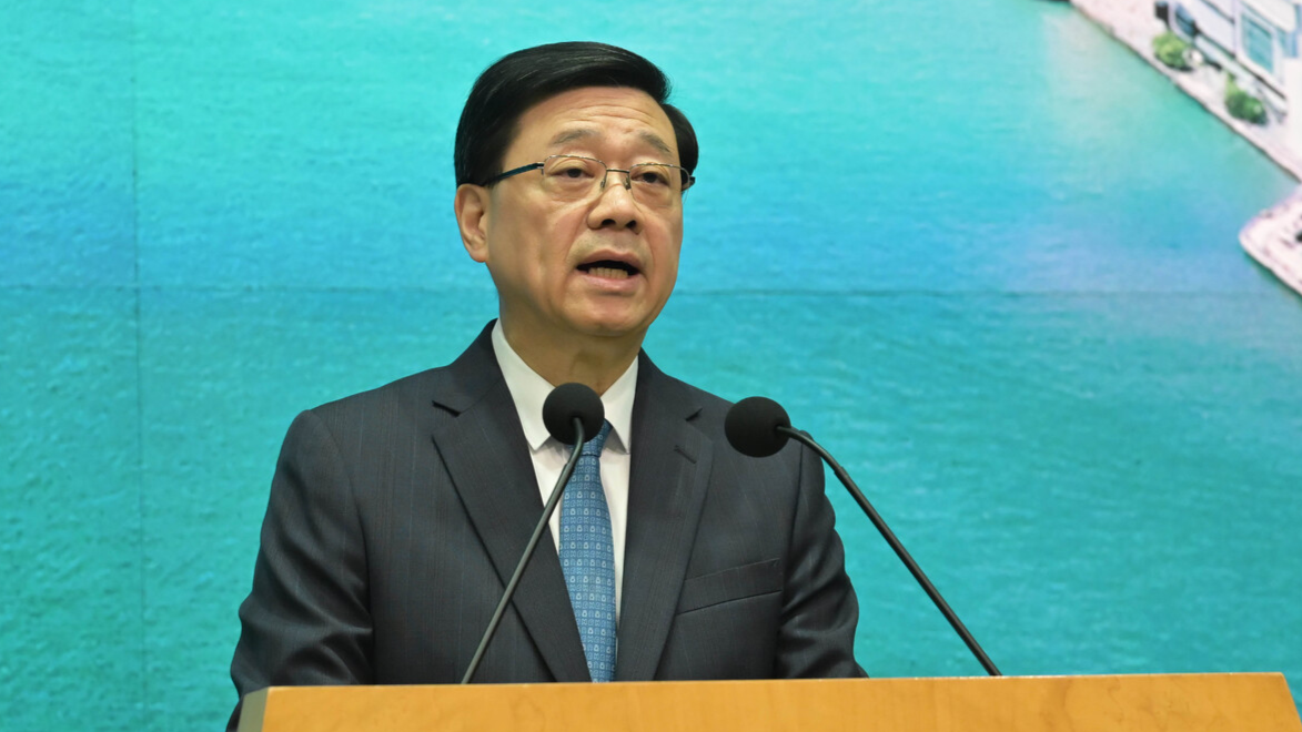 Lee to hold talks with APEC leaders to explore biz opportunities