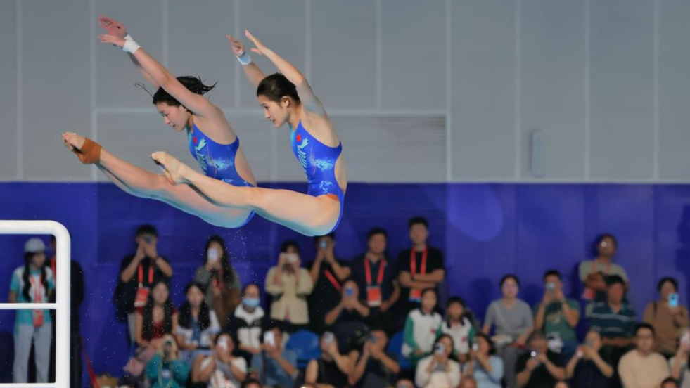 China's diving star Quan Hongchan makes strong comeback