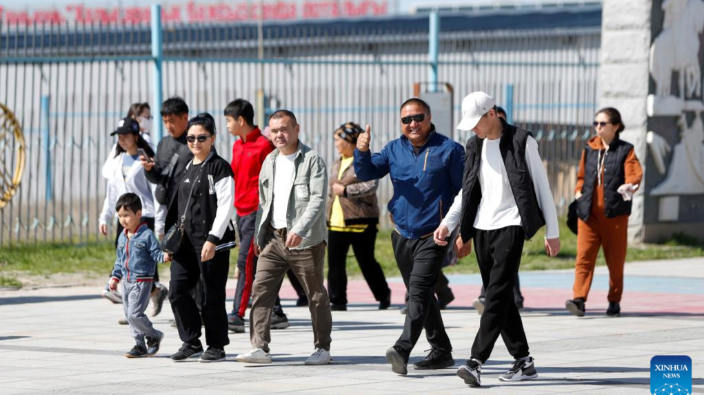 China's daily cross-border traffic to top 2.1m during New Year holiday