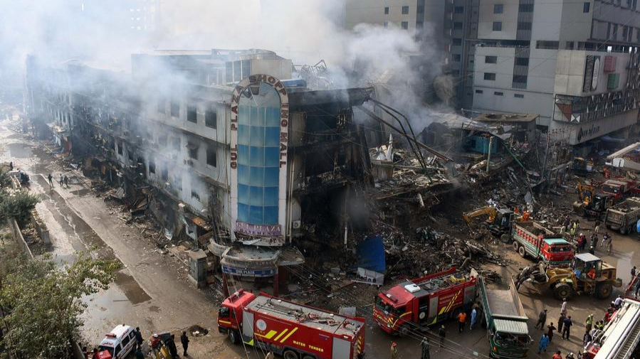 Death toll rises to 26 in shopping mall fire in Pakistan's Karachi